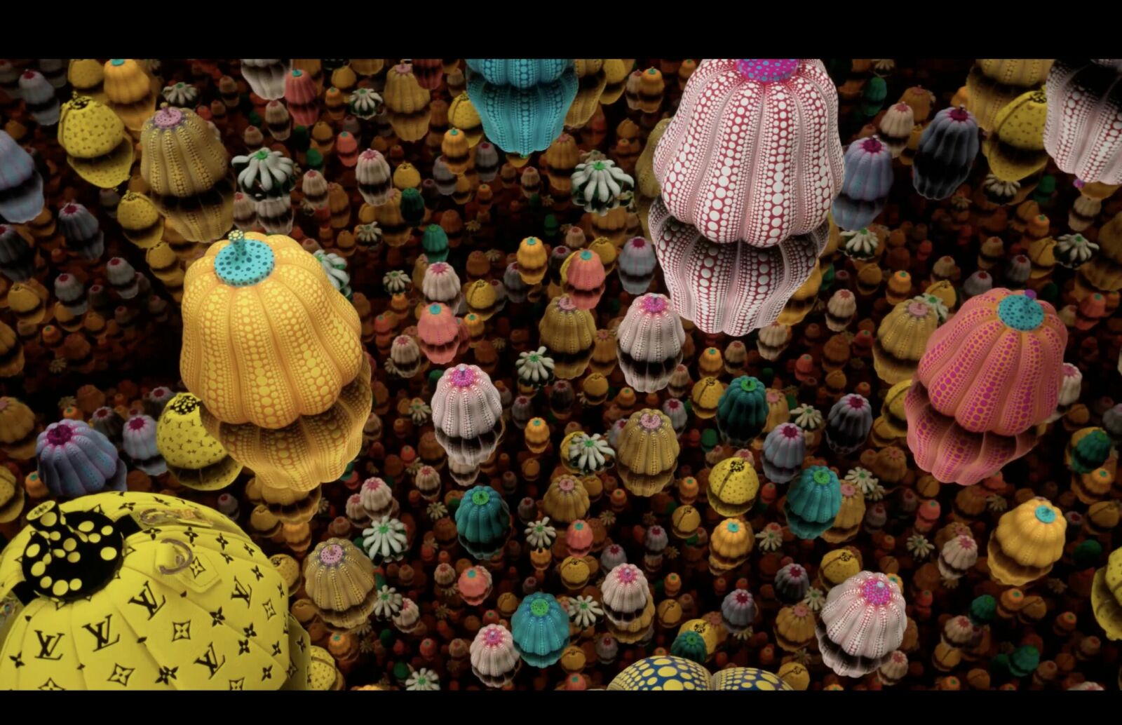 Warren & Nick - Louis Vuitton - Yayoi Kusama & Rianne Van Rompaey - 2001